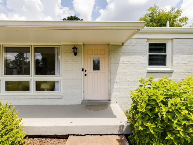 2826 Twin Lawn Dr