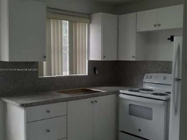 2826 Van Buren St Apt 4, Hollywood, FL 33020