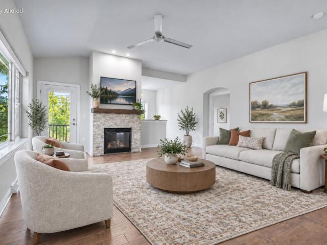 2826 W Villa Dr