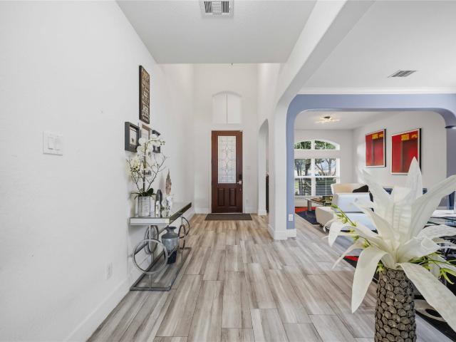 2826 Walnut Crest Drive