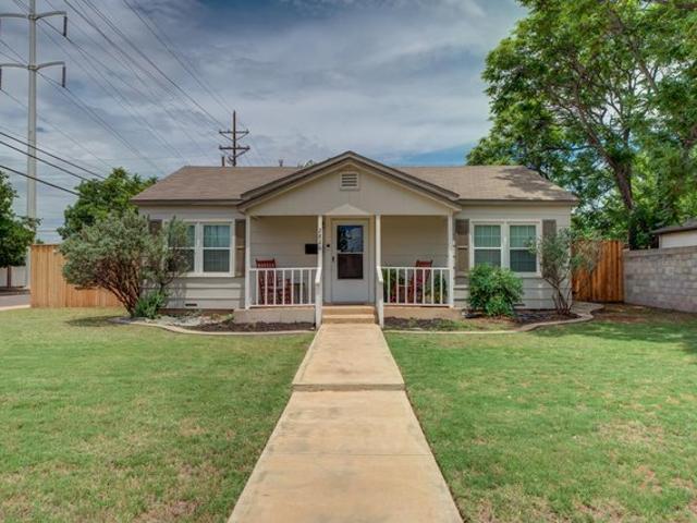 2826 33rd St, Lubbock, TX 79410