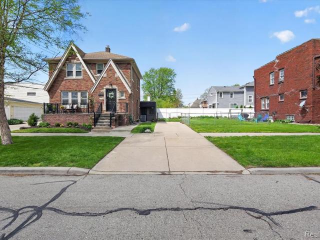 2826 3rd Street