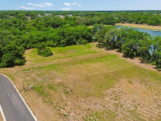 2827 Mystic Oaks Dr, Plant City, FL 33563