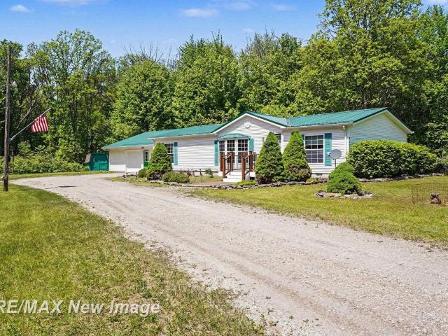 2827 N Eleven Mile Road