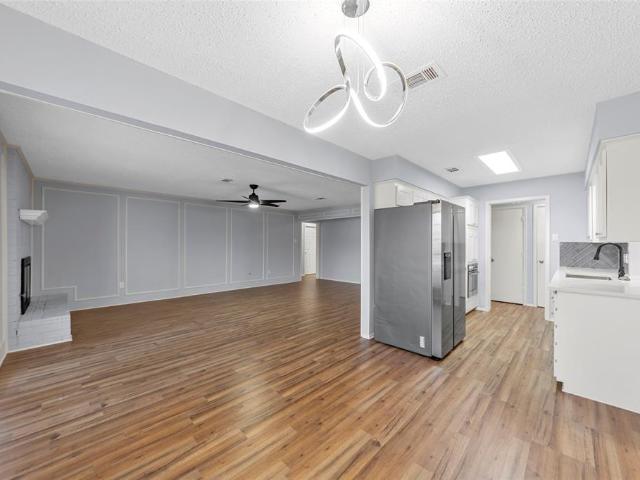 2827 Cross Timbers Drive