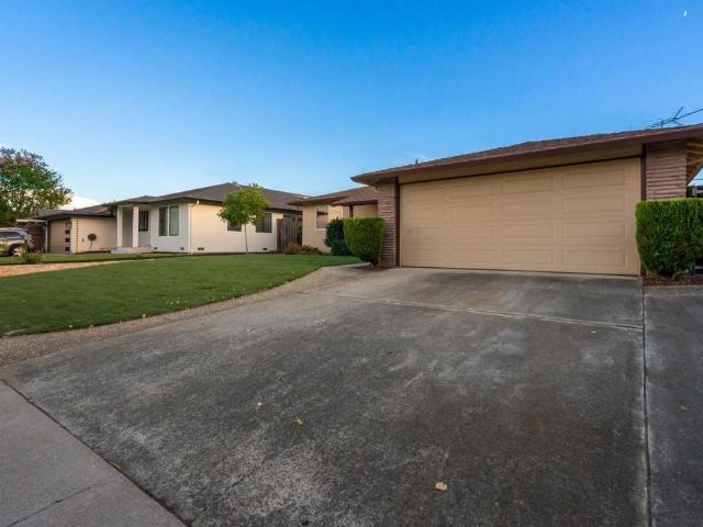 2827 Gazelle Drive
