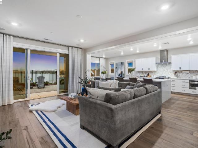 2827 Irish Mdw Way, Lathrop, CA 95330 | MLS #41128