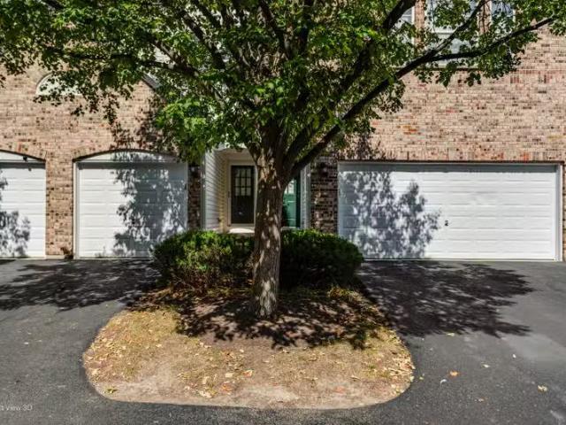 2827 Stonewater Dr, Naperville, IL 60564 MLS #12482203