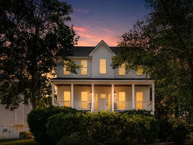 2827 Tradewind Dr, Mount Pleasant, SC 29466