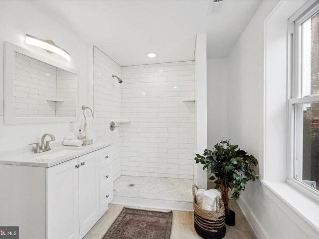 2827 W Girard Avenue # UNIT 2