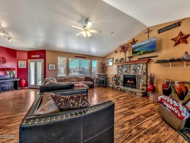 2827 Wade St, Minden, NV 89423