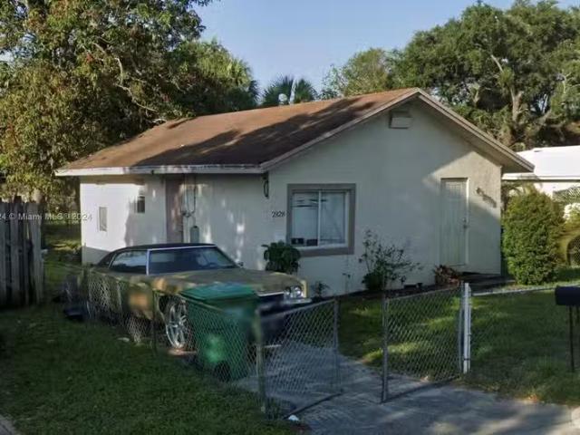 2828 NW 7th St, Fort Lauderdale, FL 33311 MLS A11608324