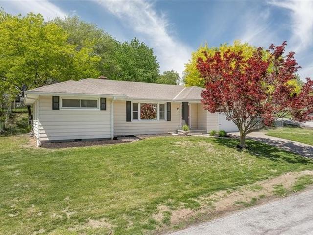 2828 N 32nd St, Saint Joseph, MO 64506