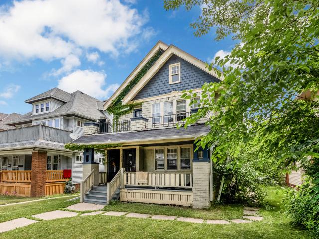 2828 N 49th St, Unit 2830
