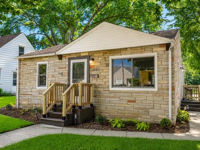 2828 N 89th St, Milwaukee, WI 53222