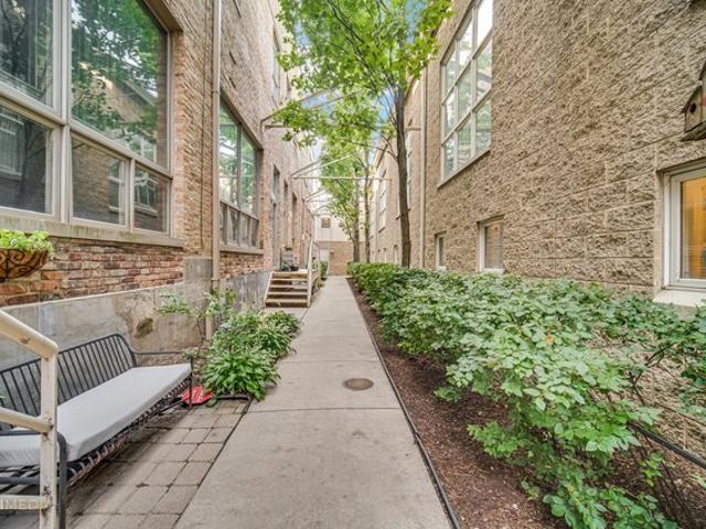 2828 N Talman Ave Unit D12, Chicago, IL 60618