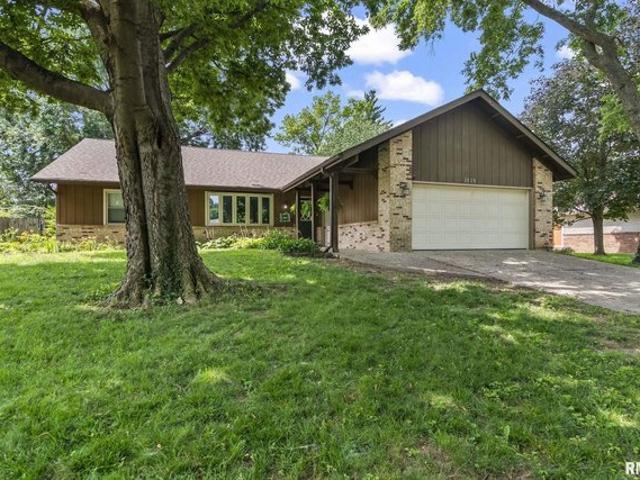 2828 Crown Pt, Springfield, IL 62704