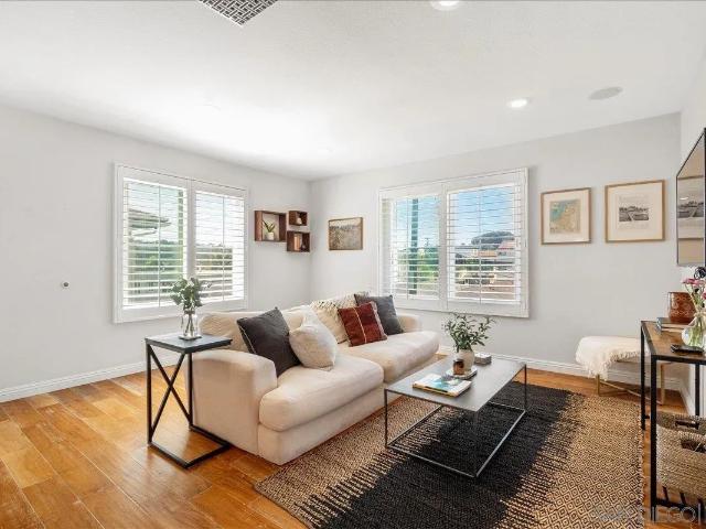 2828 Famosa Blvd, Unit 305, San Diego, CA 92107 | MLS #260006 | Compass