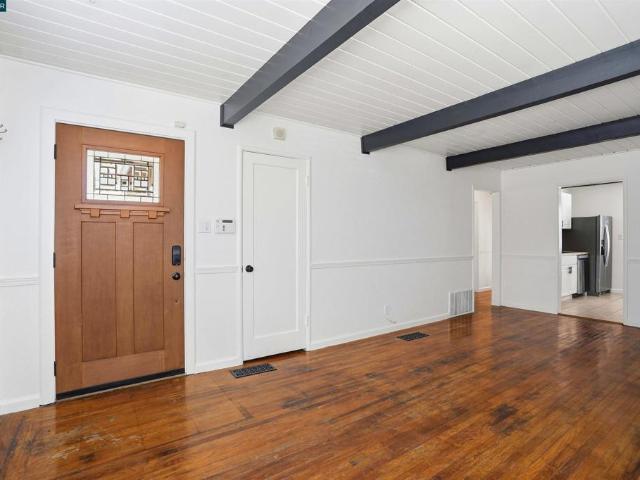 2828 Hilltop