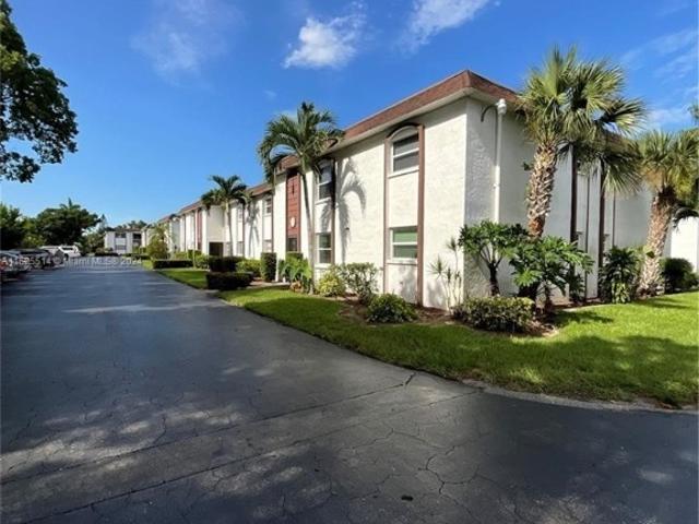 2828 Jackson St, Unit I3, Fort Myers, FL 33901 | MLS #2025010 | Compass