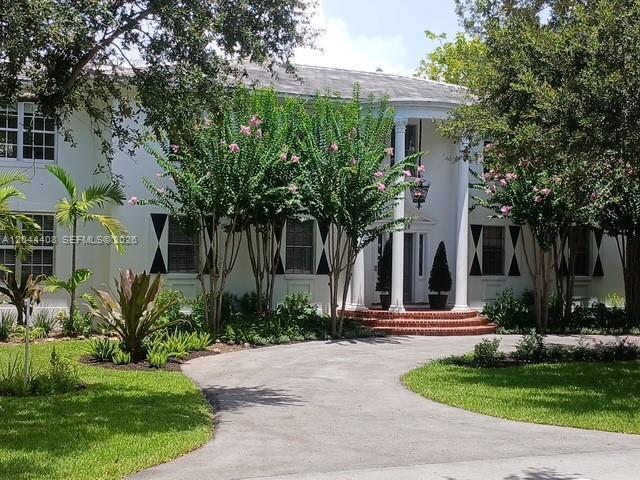 2828 Segovia St, 2 beds, 2 full and 1 half baths