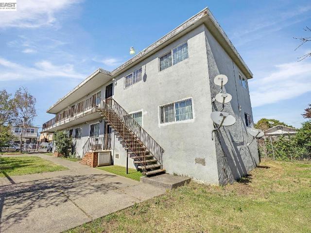 2828 22nd Ave, Oakland, CA 94606 | MLS #41126 | Compass