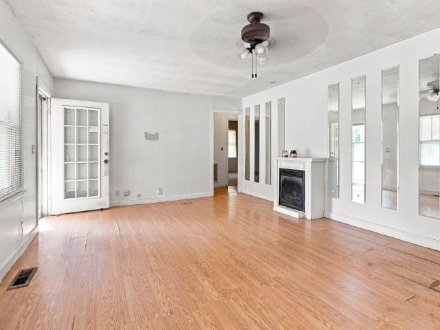 2829 E 13th Street