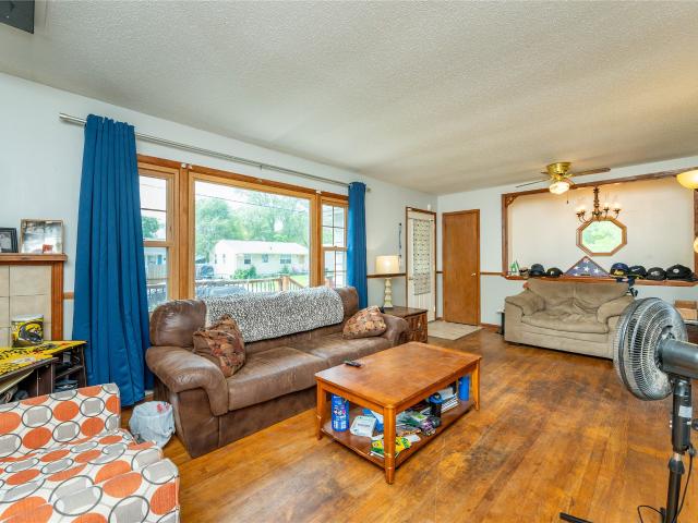 2829 E 36th Court