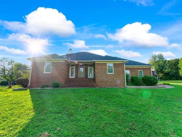 2829 Edward Dr, Bowling Green, KY 42104