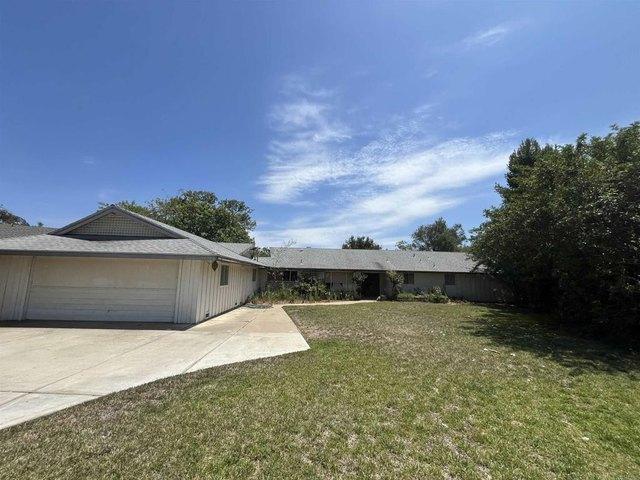 2829 Golfview Dr, Fallbrook, CA 92028