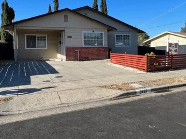 2829 Hilltop Rd, Concord, CA 94520