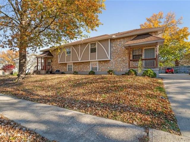 2829 Tepee Ave, Independence, MO 64057