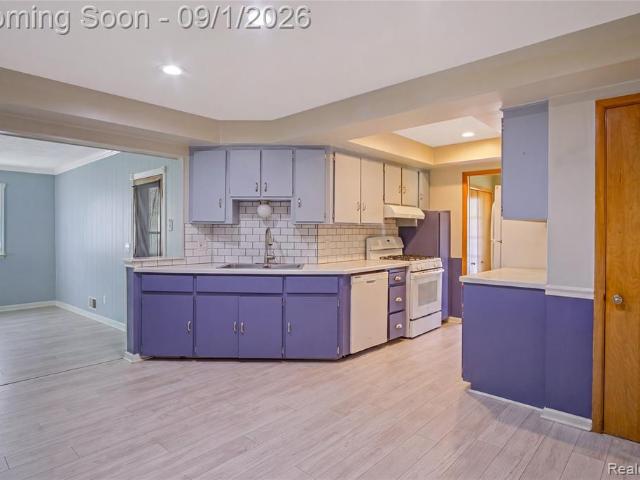 28200 Newland Drive