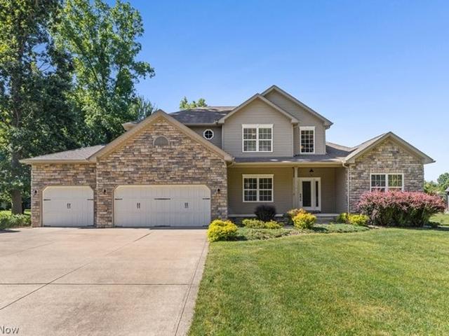 2820 Ashwood Dr, Alliance, OH 44601