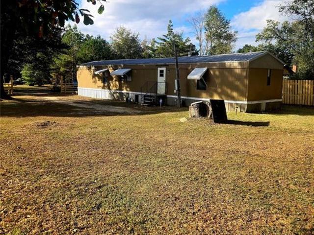 2820 Barnes St, Marianna, FL 32448