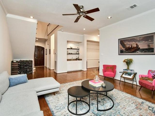 2820 Bering Dr, Houston, TX 77057