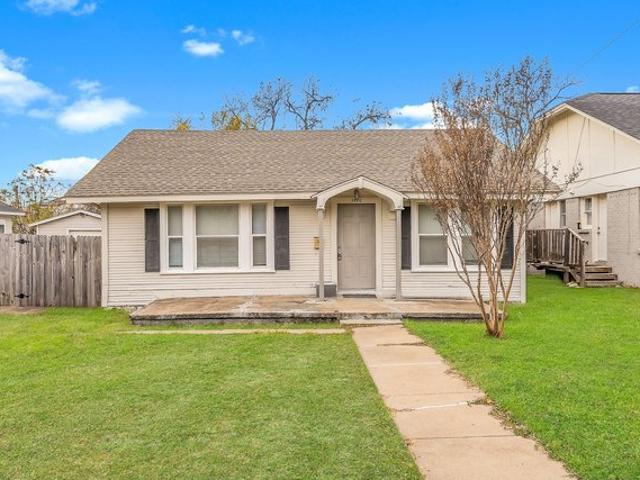 2820 Frazier Ave, Fort Worth, TX 76110