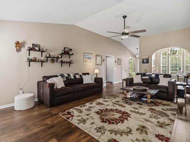 2820 Jenna Rest