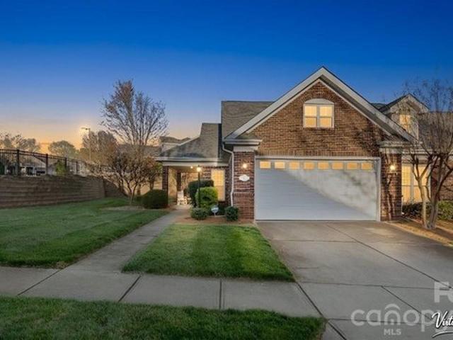 2820 Summer Valley Ct, Charlotte, NC 28269
