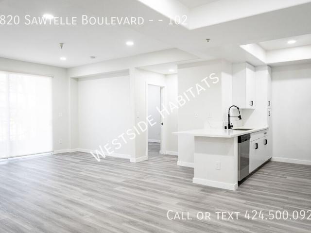 2820 Sawtelle Gorgeous, fully renovated building located in West Los Angeles