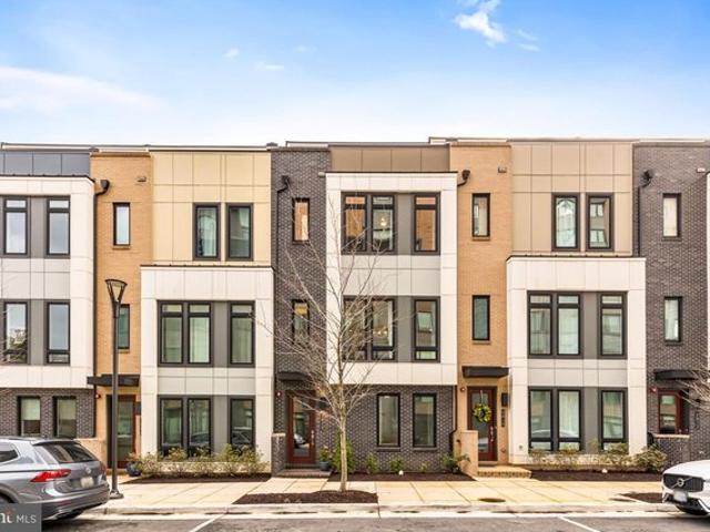 2820 Telek Pl, Alexandria, VA 22314