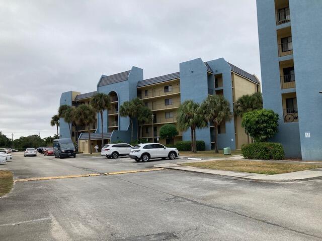 2820 Tennis Club Dr, Unit 401, West Palm Beach, FL 33417 | MLS #R11148
