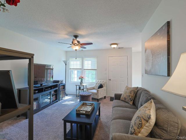 2820 Whispering Hills