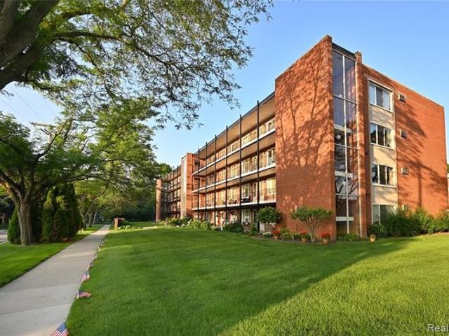 2820 Woodslee Dr Apt 405, Royal Oak, MI 48073