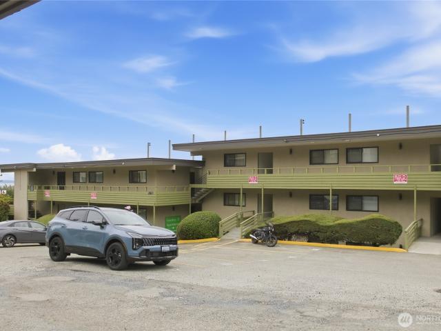 2820 15th Avenue W