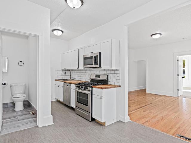 2820 12th Ave S