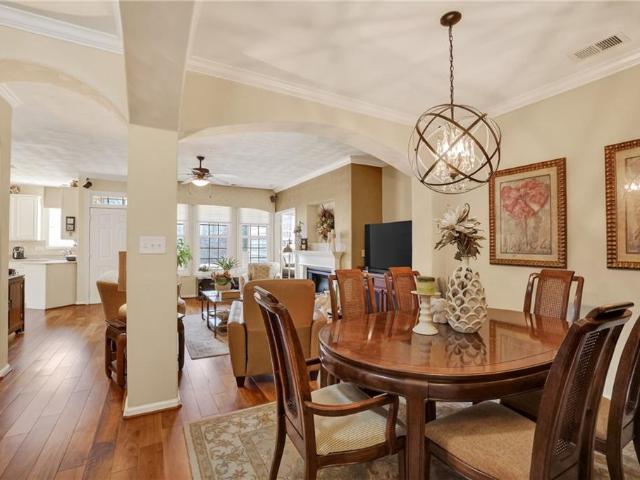 2821 Majestic Oak CT