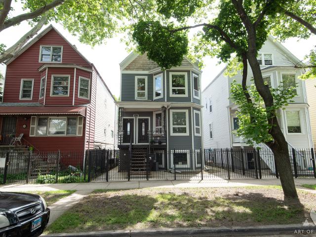 2821 N Springfield Avenue