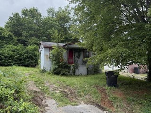 2821 Cecil Ave, Knoxville, TN 37917