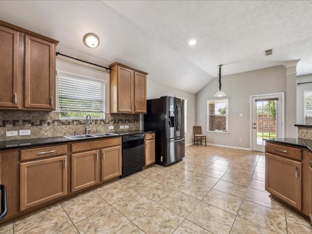 2821 Chinaberry Park Lane
